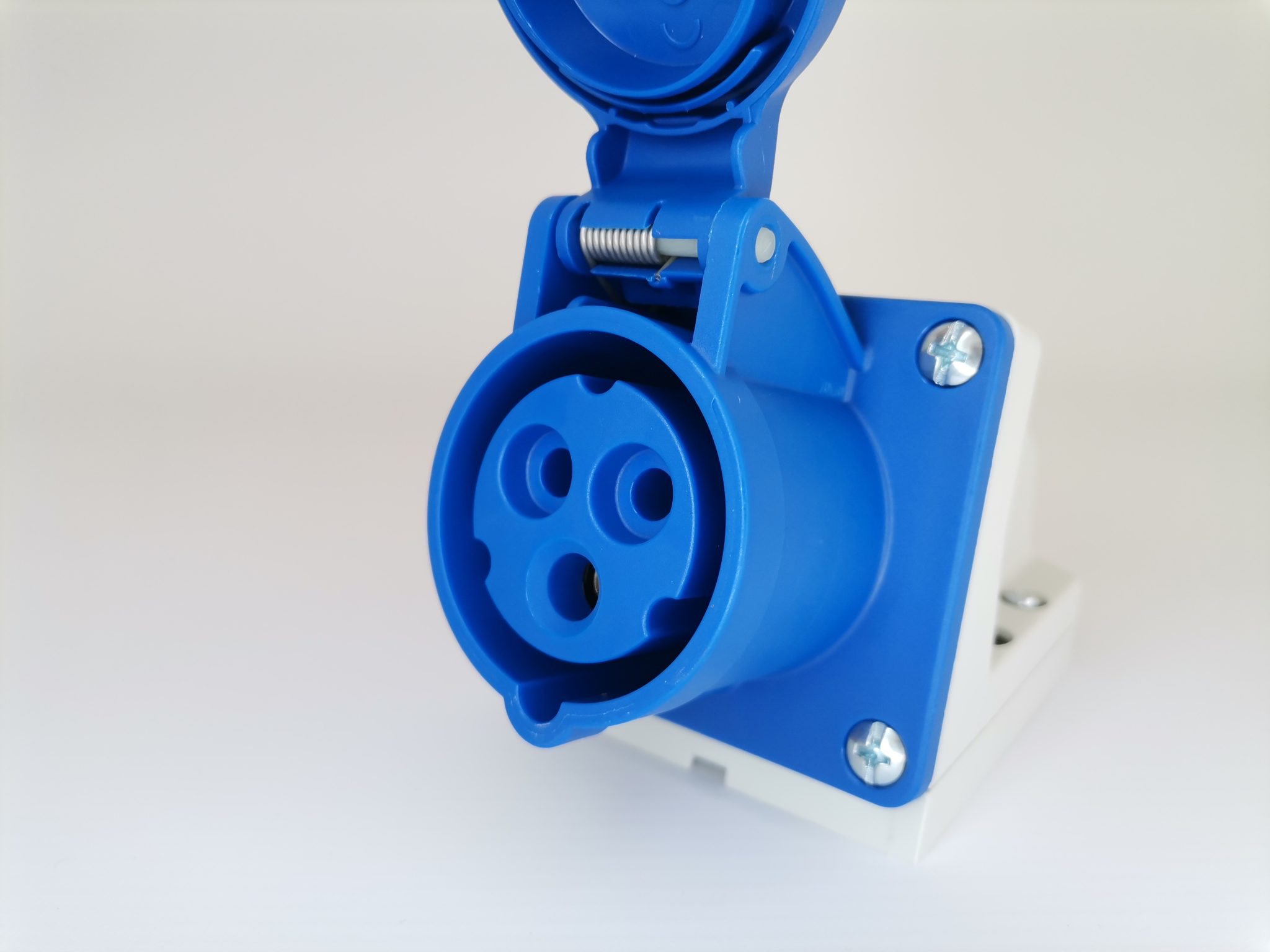 TOMADA PAREDE CEE 16A MONOFÁSICO - FÊMEA - EV Chargers